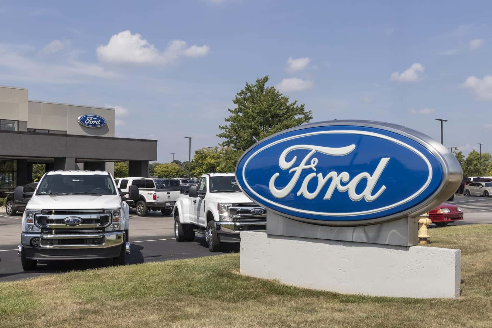 Ditch Inconvenience with Ford’s Nationwide Pickup and Delivery Service!