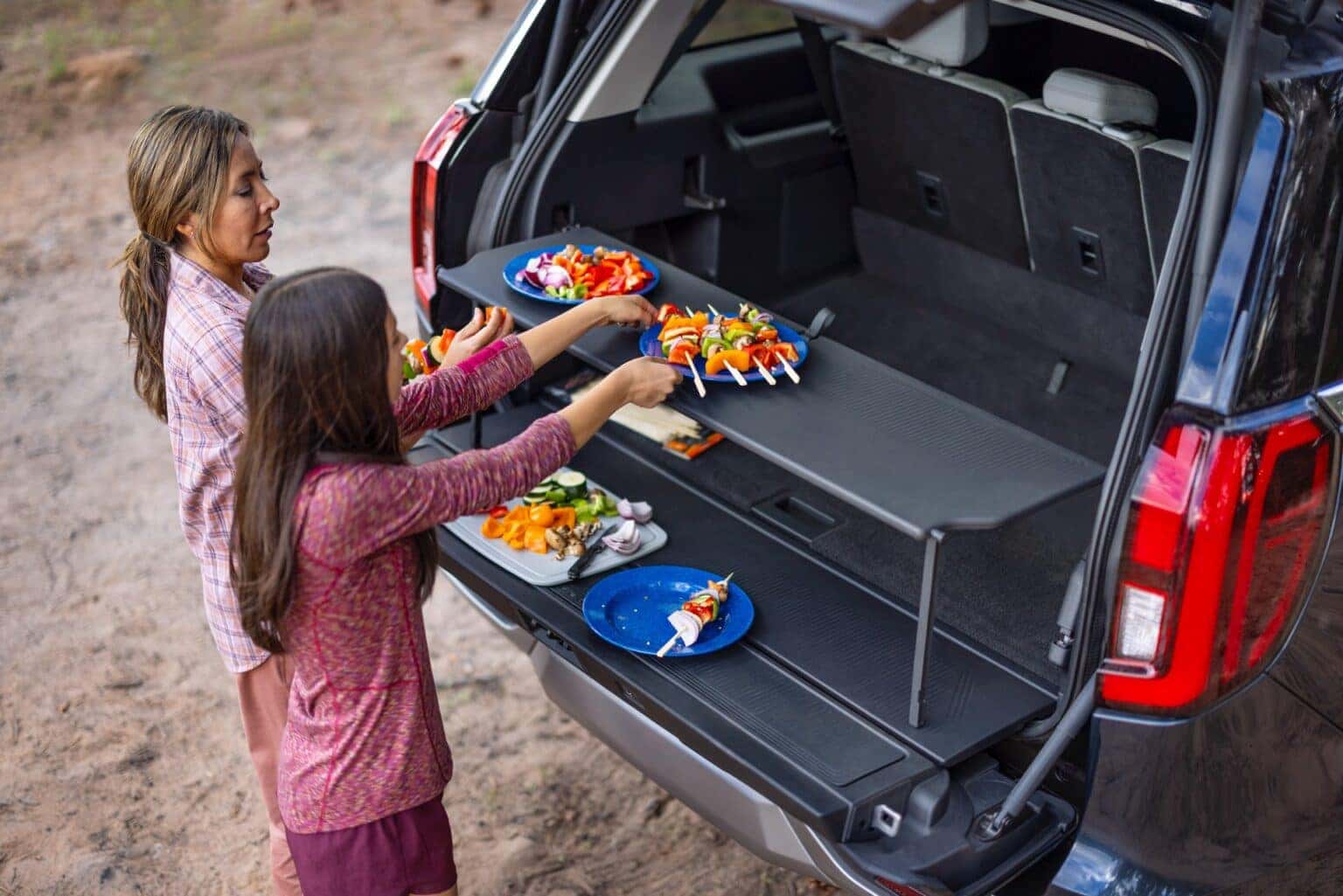 2025 Expedition Split Tailgate: Features & Uses