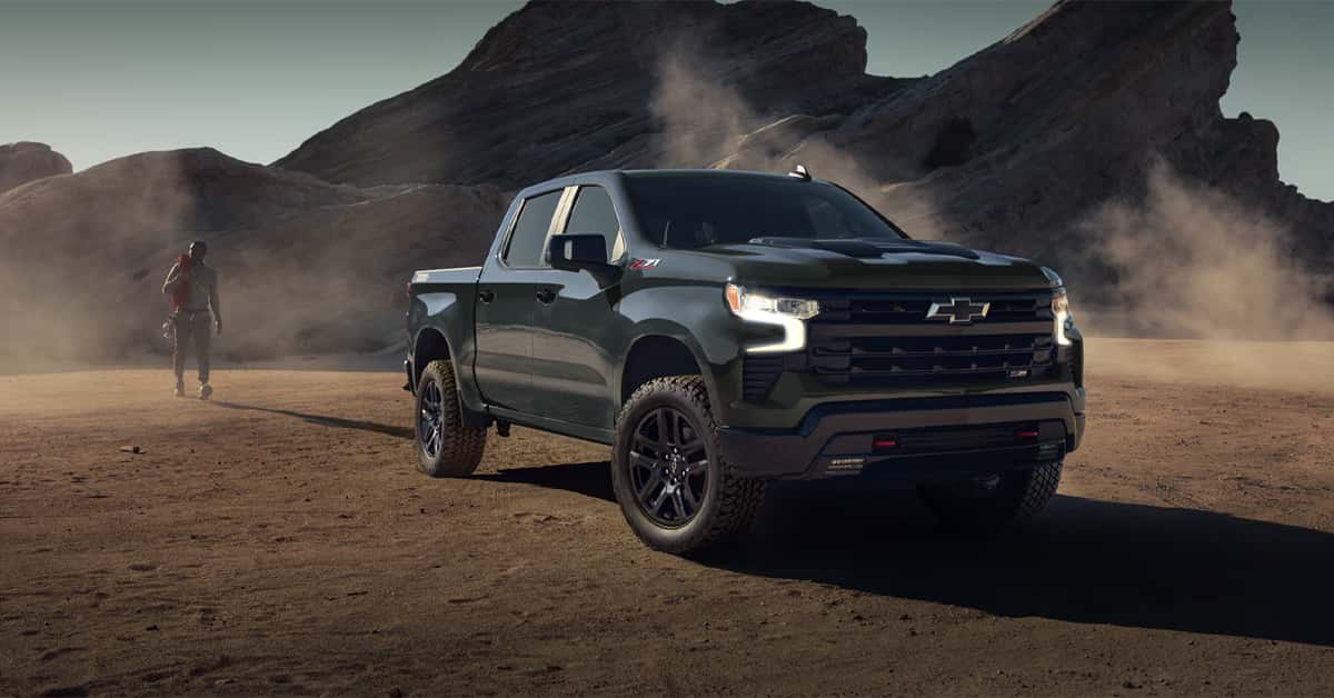 Chevy Silverado 1500 vs Ford F-150: Tech Comparison [2026]